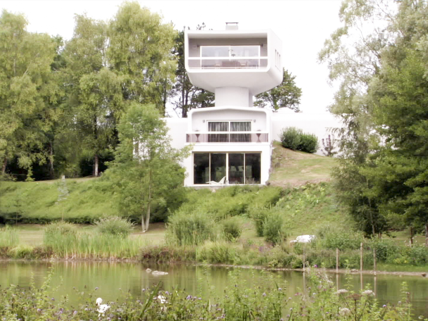 Prime Video: World's Most Extreme Homes - Season 2