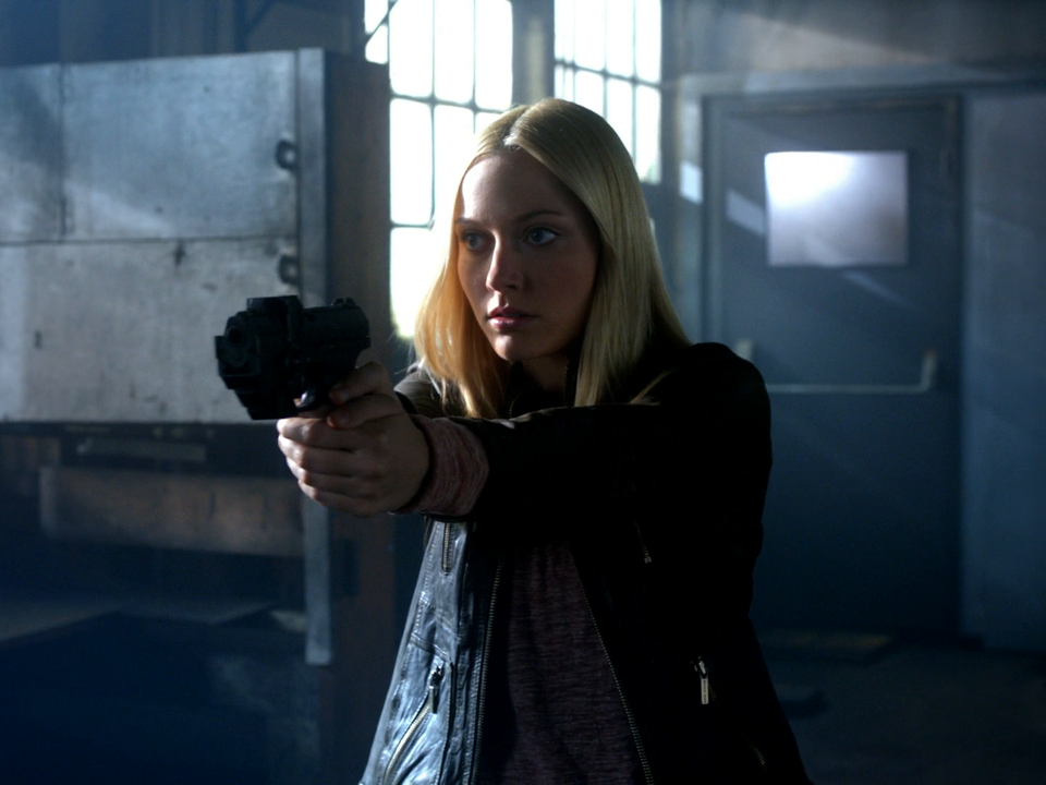 I can't decide, which series I'd watch with Elsa in it 😁 : r/Frozen