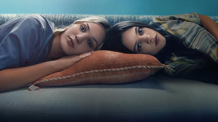 Amazon.com: The Fallout : Jenna Ortega, Maddie Ziegler, Shailene ...
