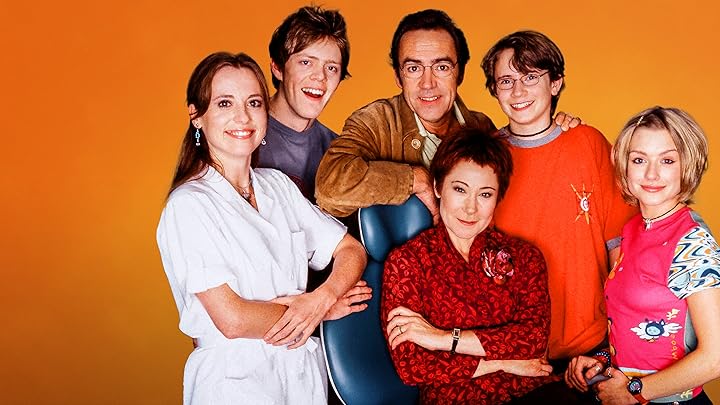 Amazon.com: My Family S1 : Robert Lindsay, Zoe Wanamaker, Kris Marshall ...