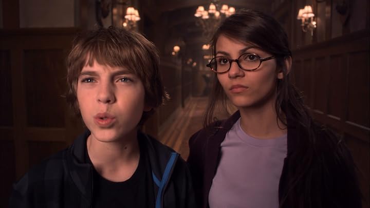 Amazon.com: The Boy Who Cried Werewolf : Victoria Justice, Chase ...