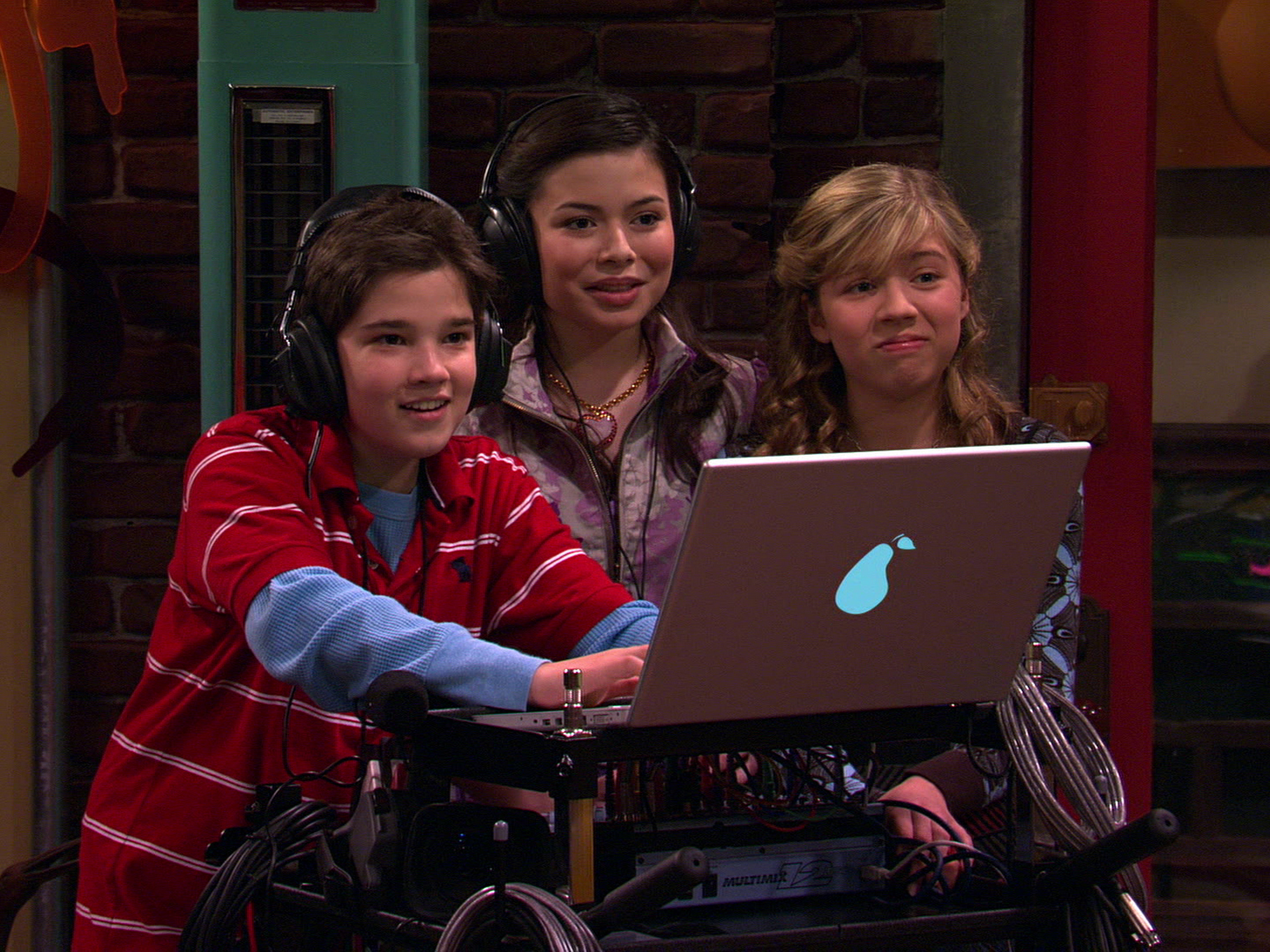 Pear Laptop Icarly