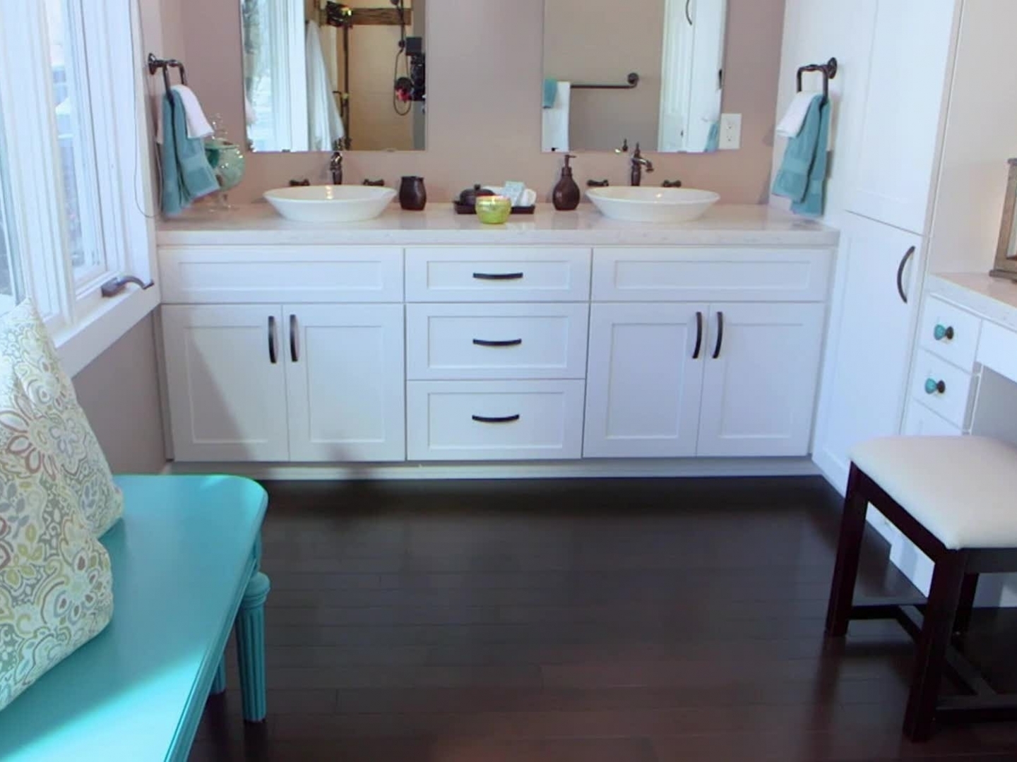 Prime Video: Bath Crashers - Season 11