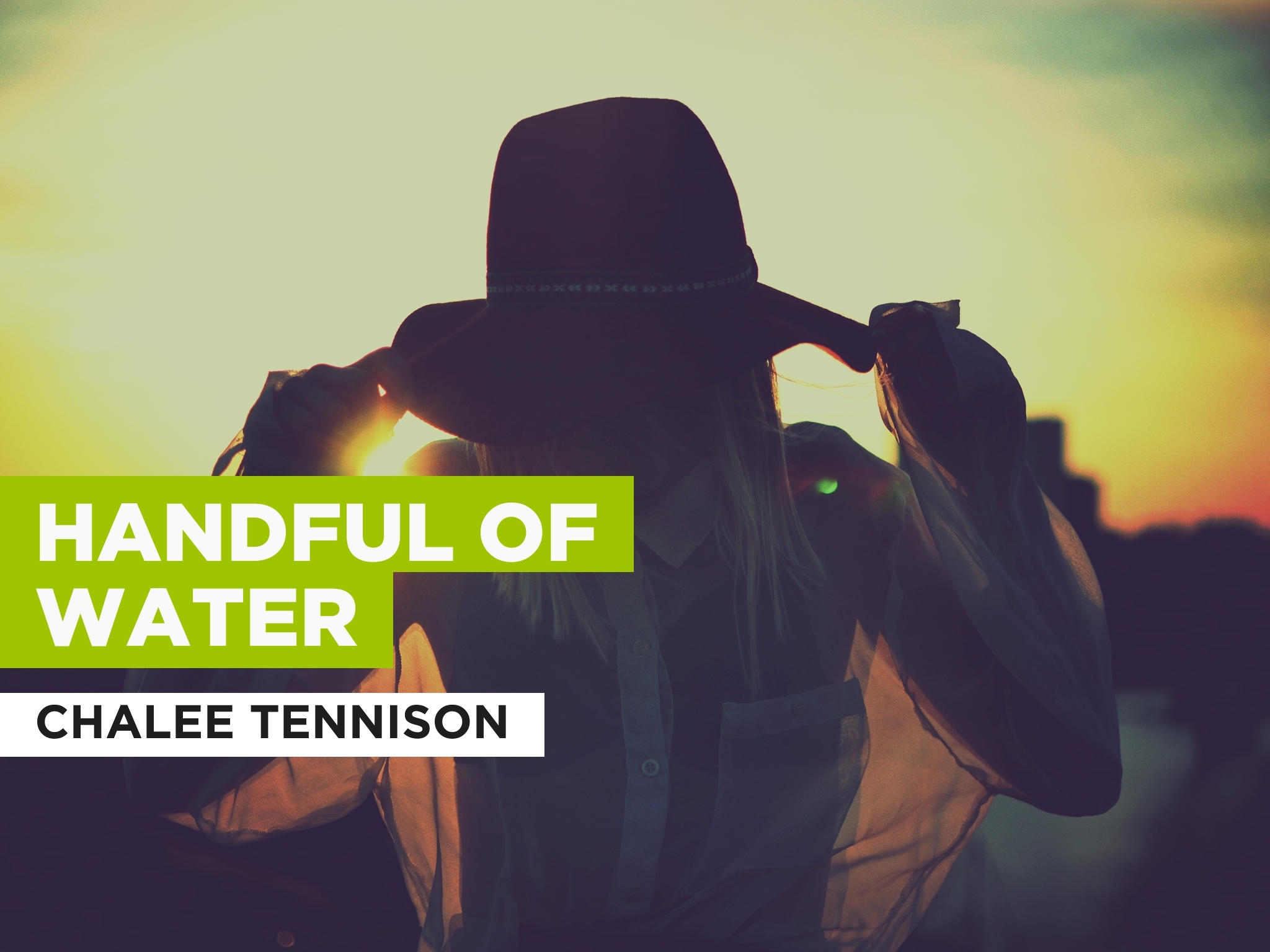 Prime Video: Handful Of Water al estilo de Chalee Tennison