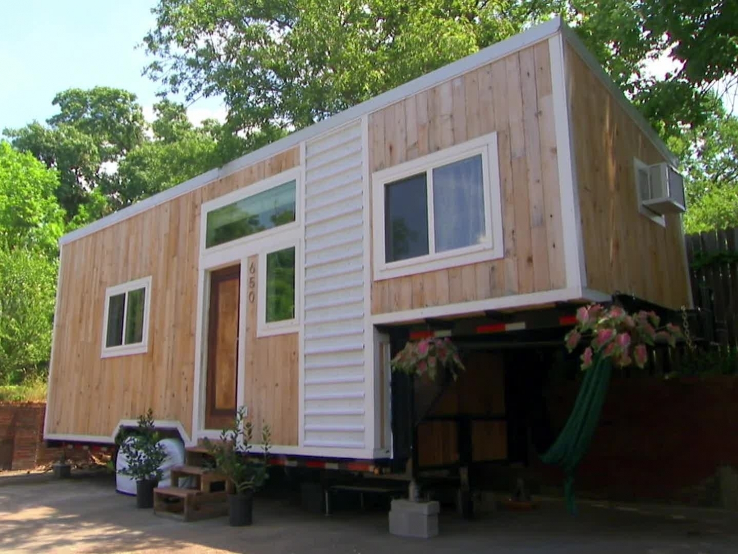 Prime Video: Tiny House Hunters - Season 4