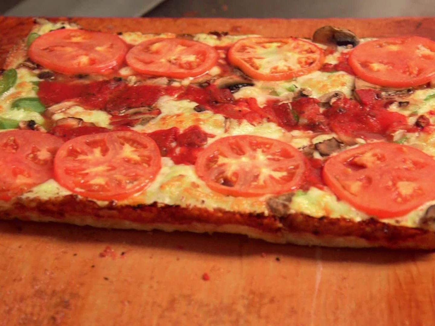 Prime Video: Bizarre Foods: Delicious Destinations - Season 4