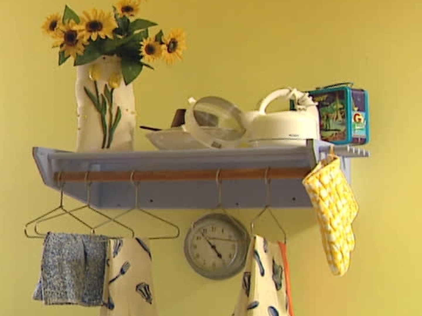 Prime Video: Decorating Cents - Season 1