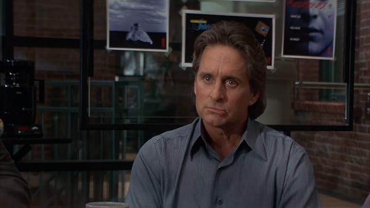 Disclosure : Michael Douglas, Demi Moore, Donald Sutherland, Caroline ...