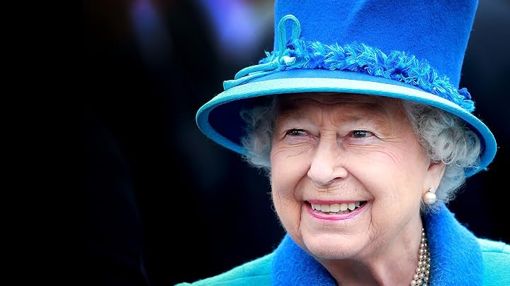 Amazon.com: Elizabeth at 95: The Invincible Queen : Storm Theunissen ...