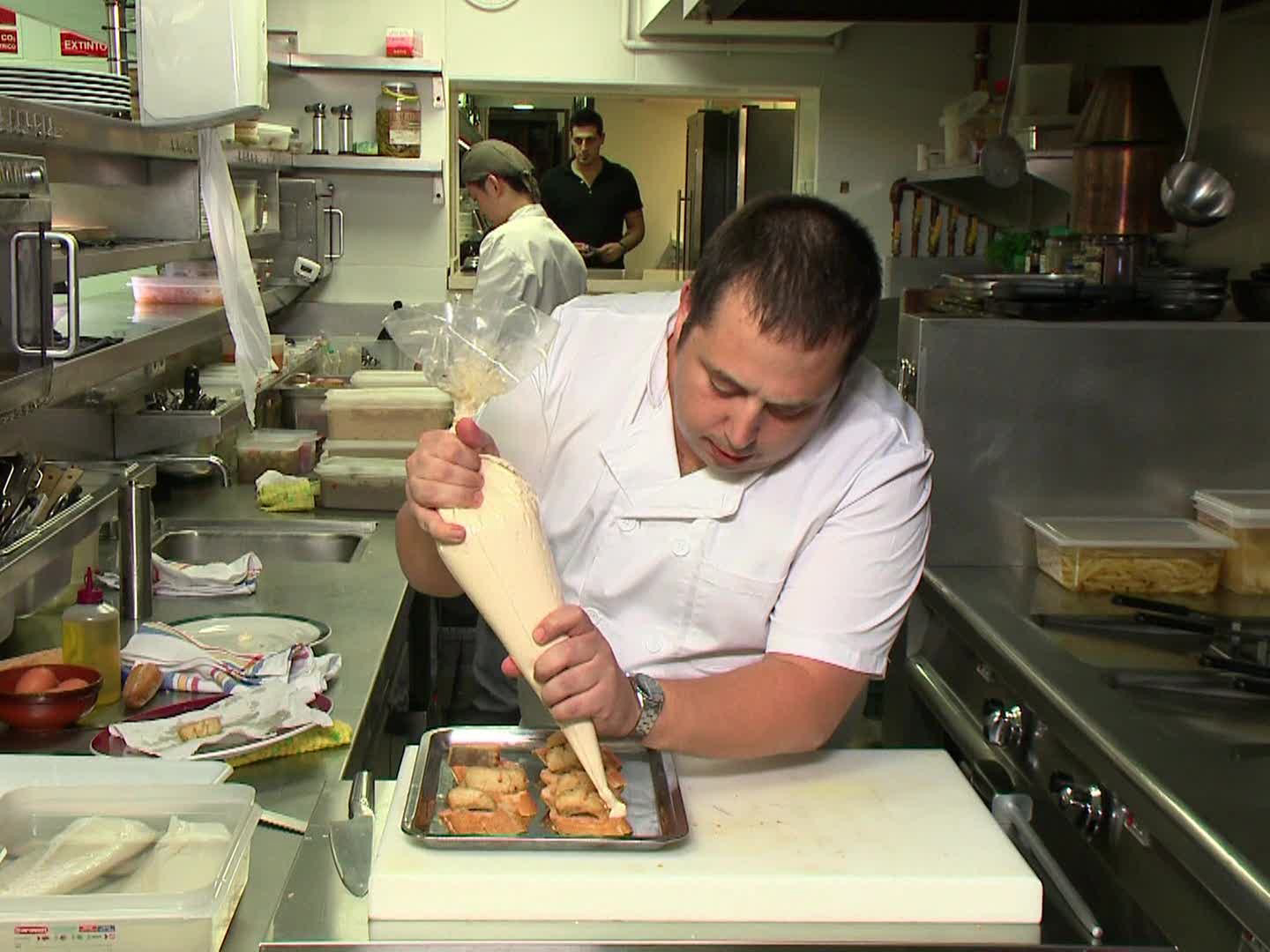 Prime Video: Bizarre Foods: Delicious Destinations - Season 1