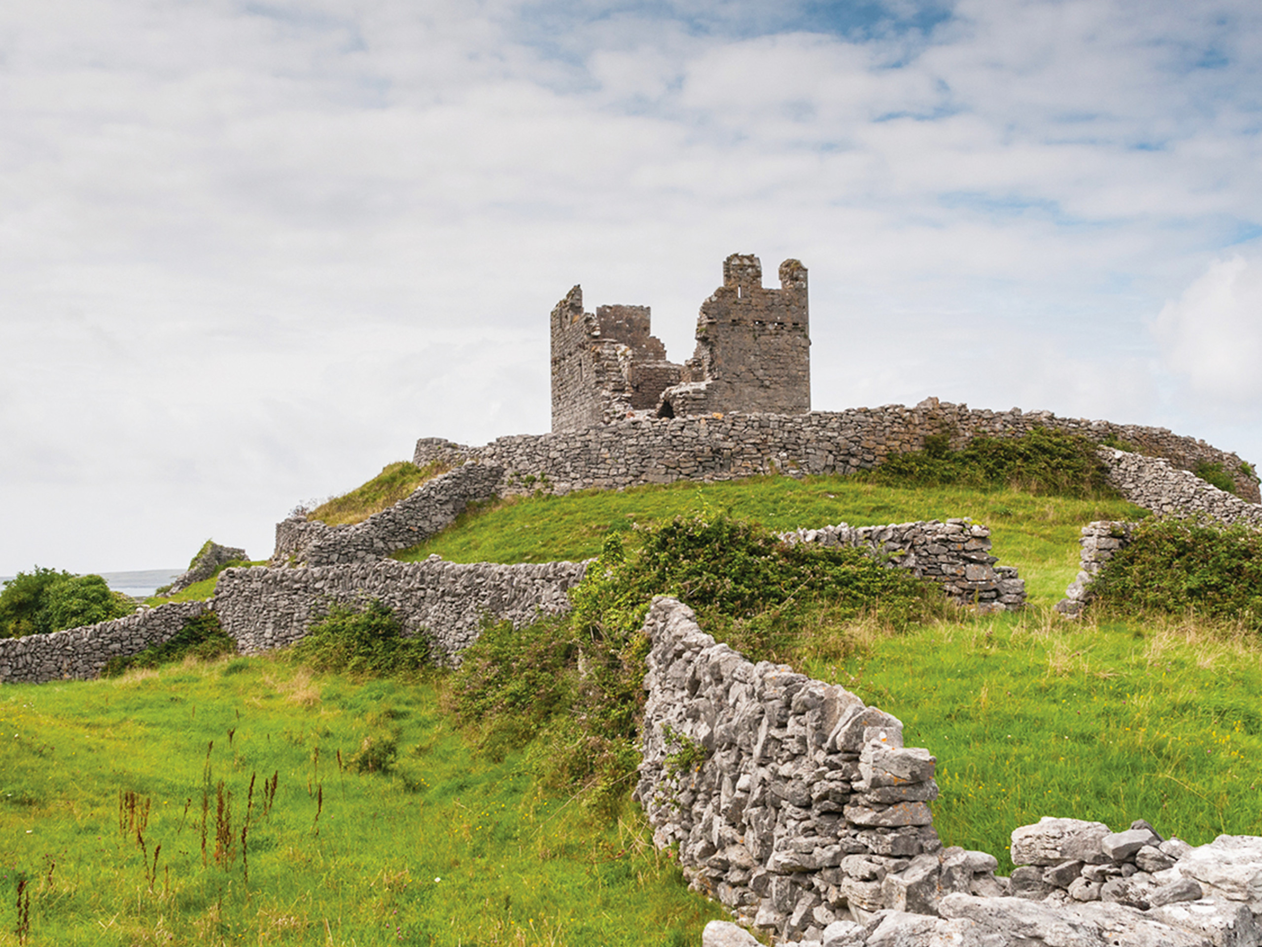 Prime Video: The Irish Identity: Independence, History, and Literature