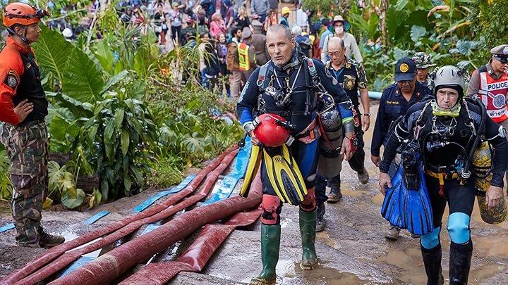 Watch Thirteen Lives | Prime Video