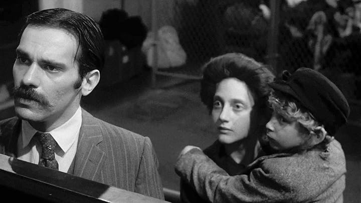 Lin Shaye Hester Street