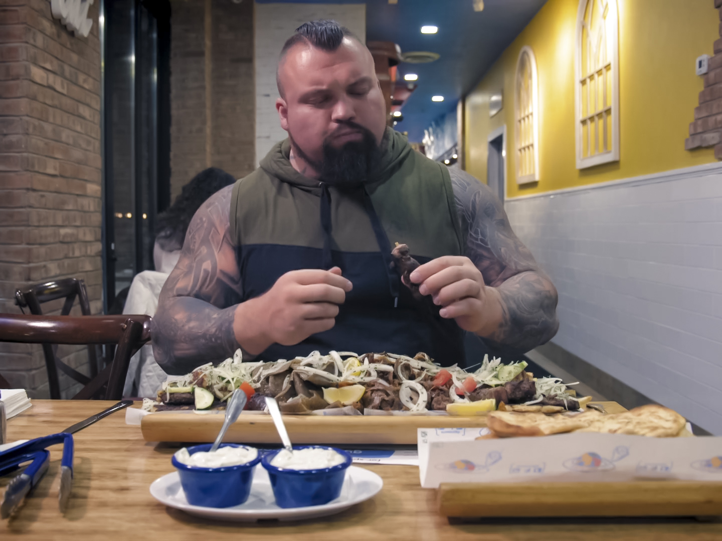 Prime Video: Eddie Eats America - Season 1