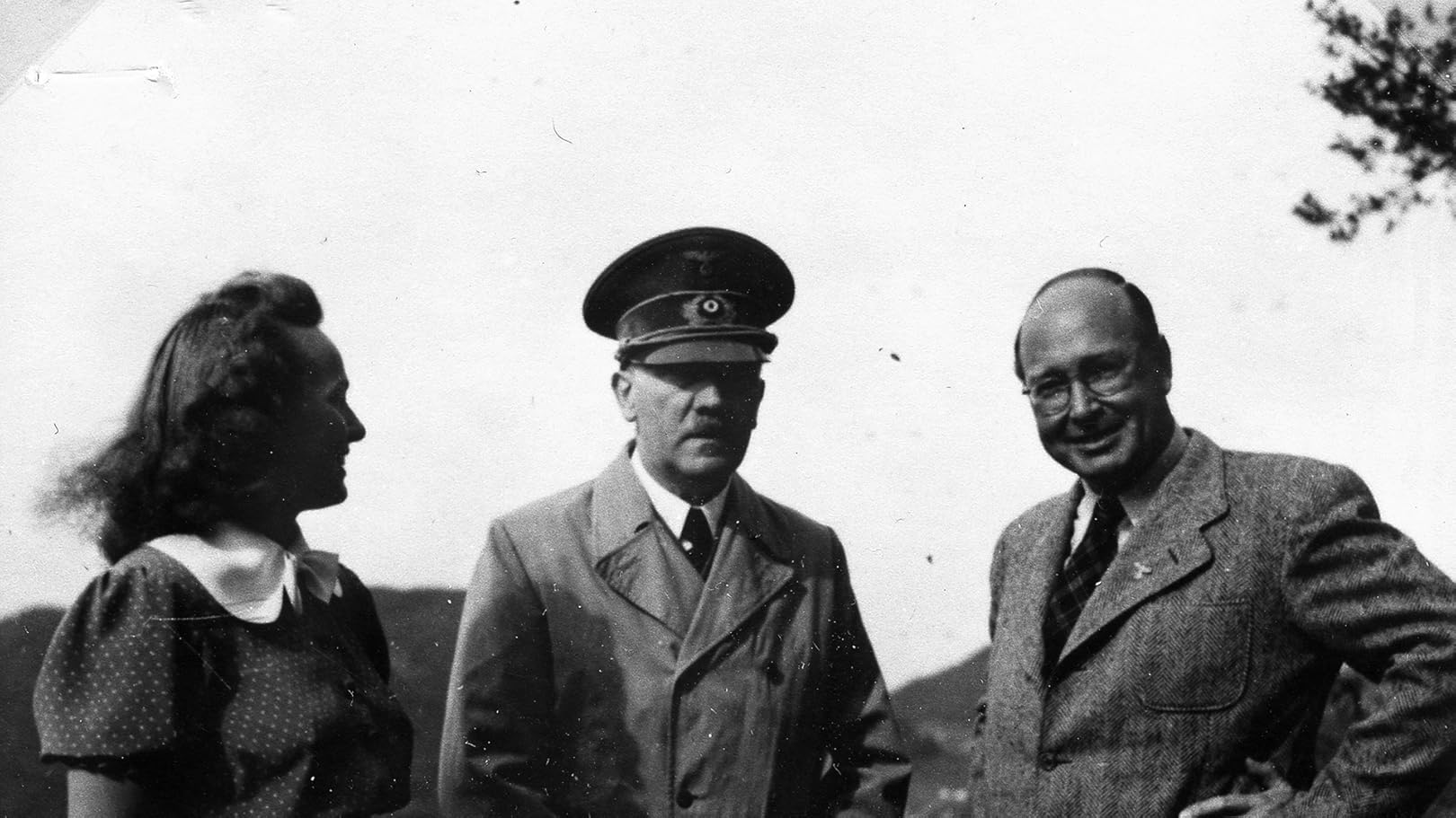 Amazon.de: Hitlers Magier - die Verwandlung des Helmut Schreiber ...