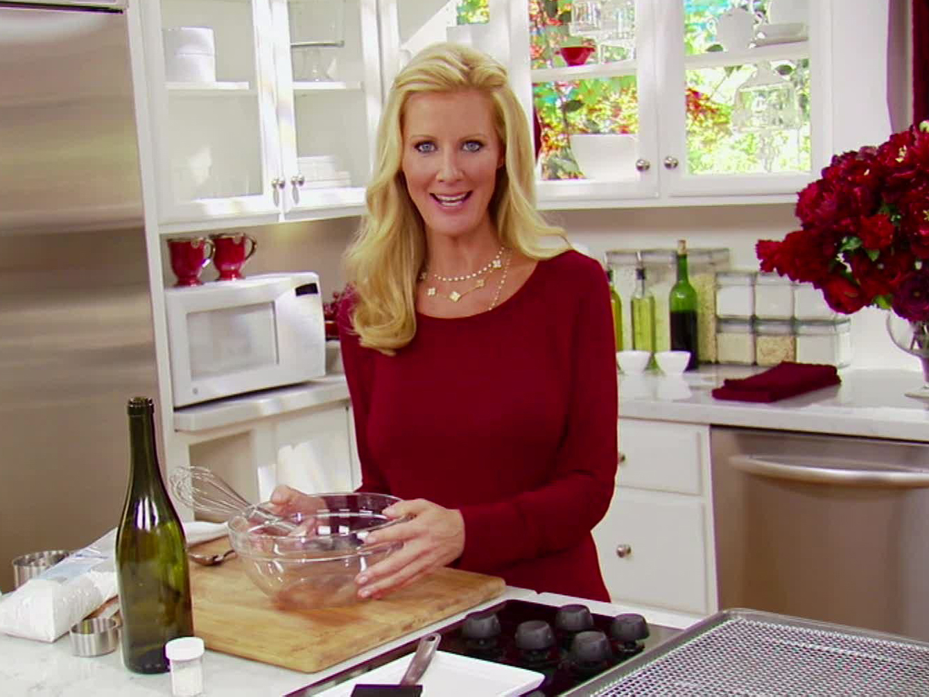 Prime Video: Semi-Homemade Cooking with Sandra Lee - Season 14