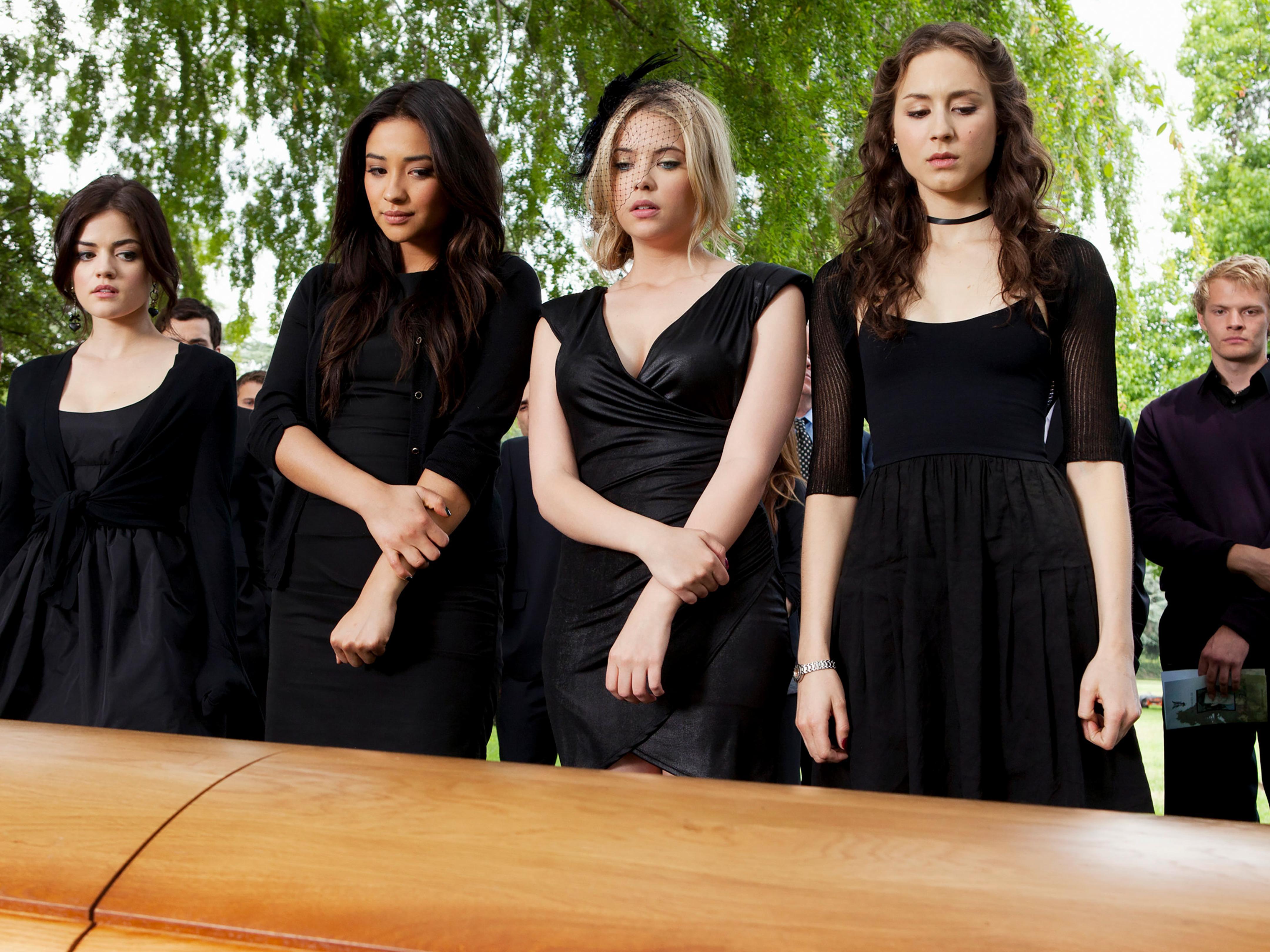 Prime Video: Pretty Little Liars - Season 2