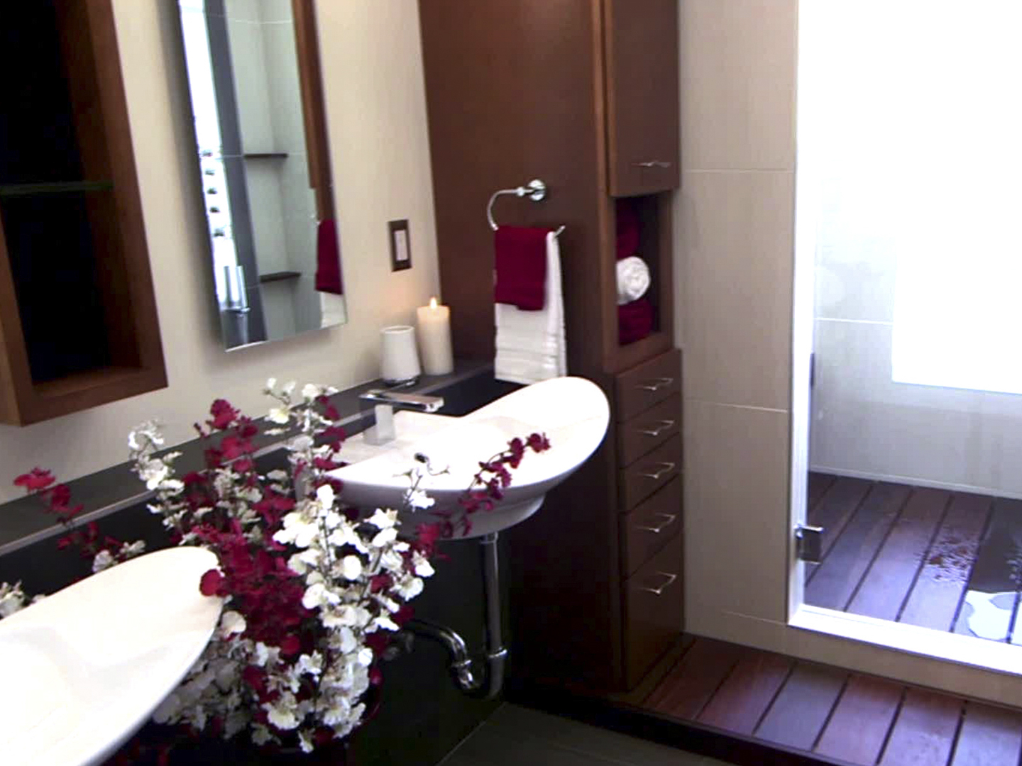 Prime Video: Bath Crashers - Season 8