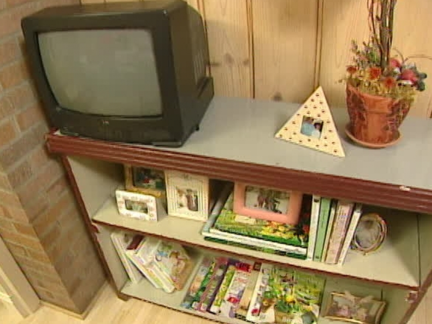 Prime Video: Decorating Cents - Season 2