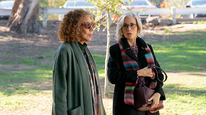 Moving On : Jane Fonda, Malcolm McDowell, Lily Tomlin, Catherine Dent ...