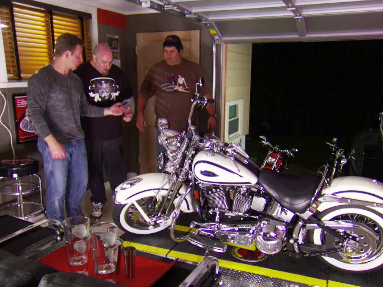 Prime Video: Man Caves - Season 4