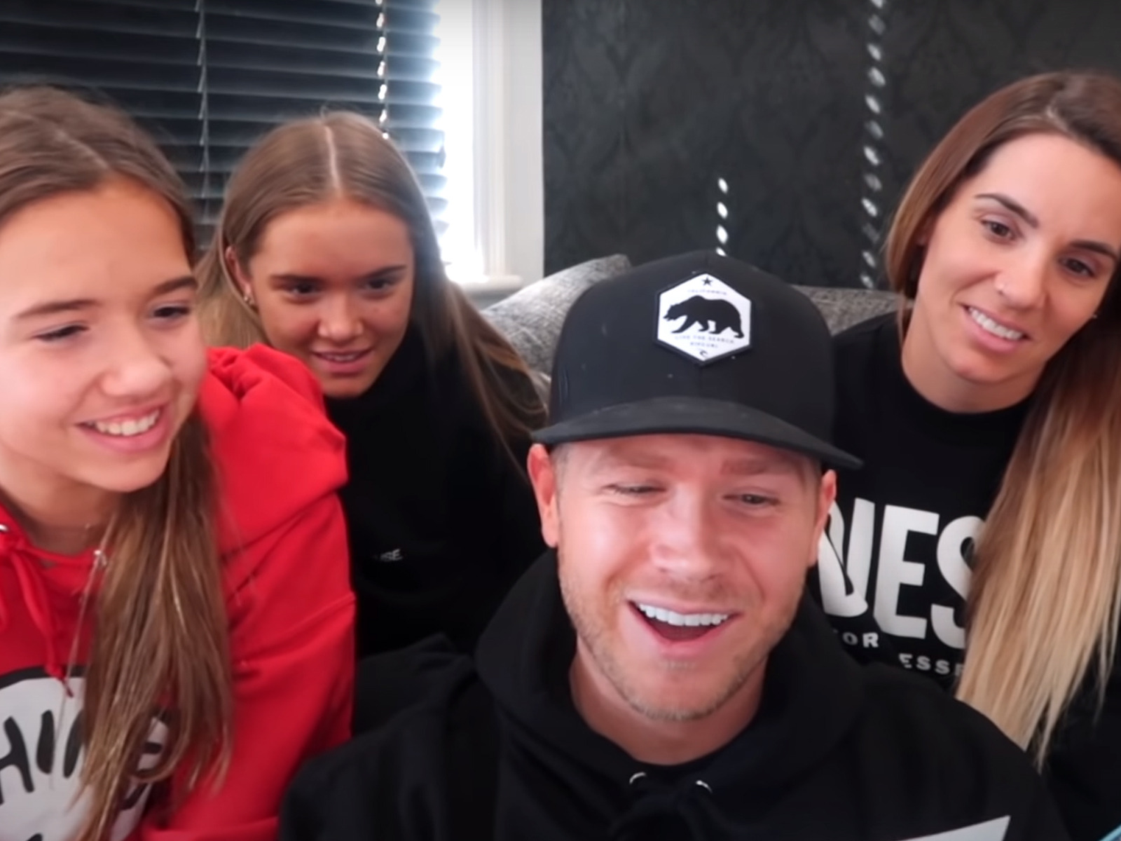 Prime Video: Dad V Girls