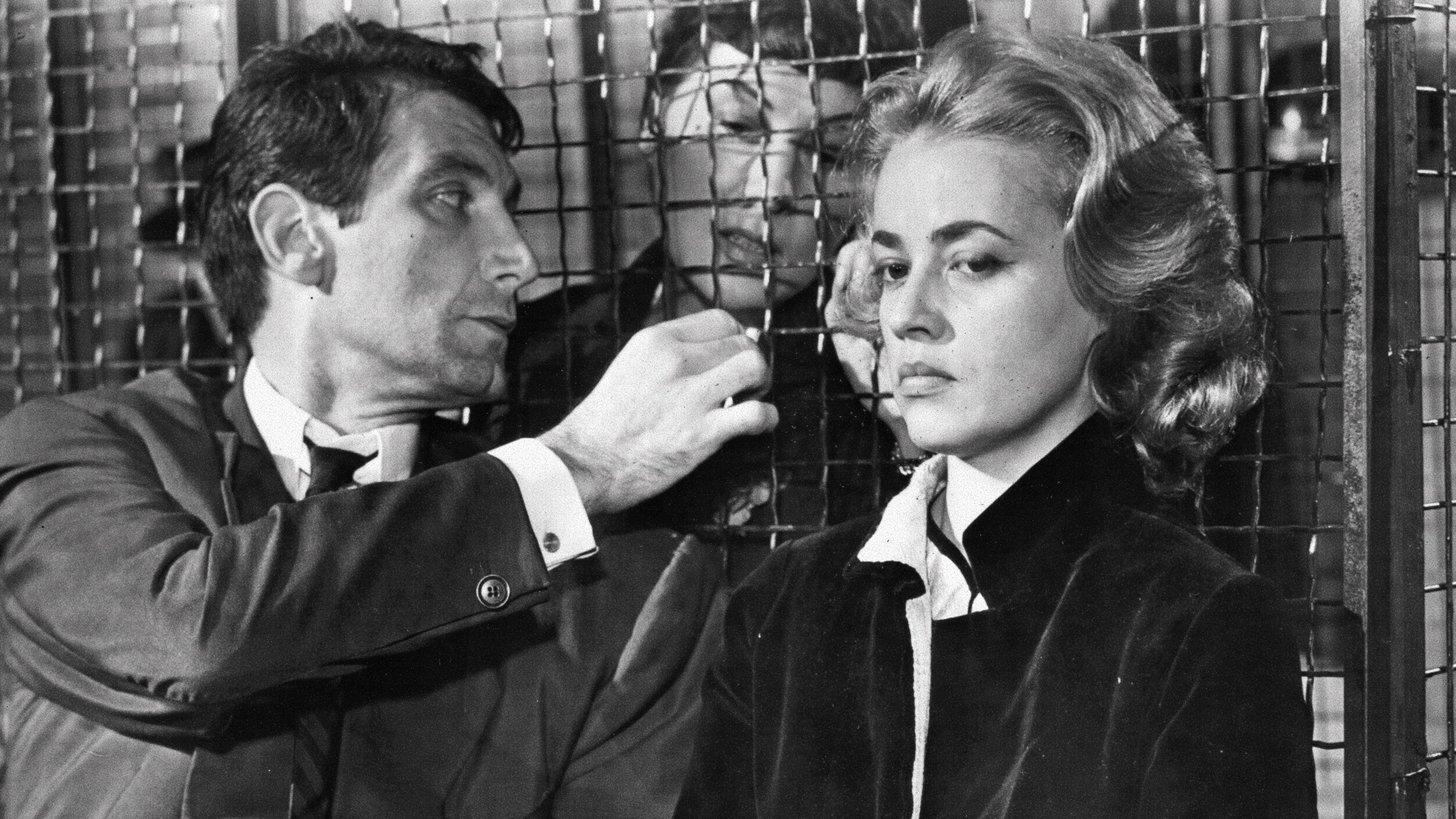 Watch Elevator to the Gallows | Prime Video