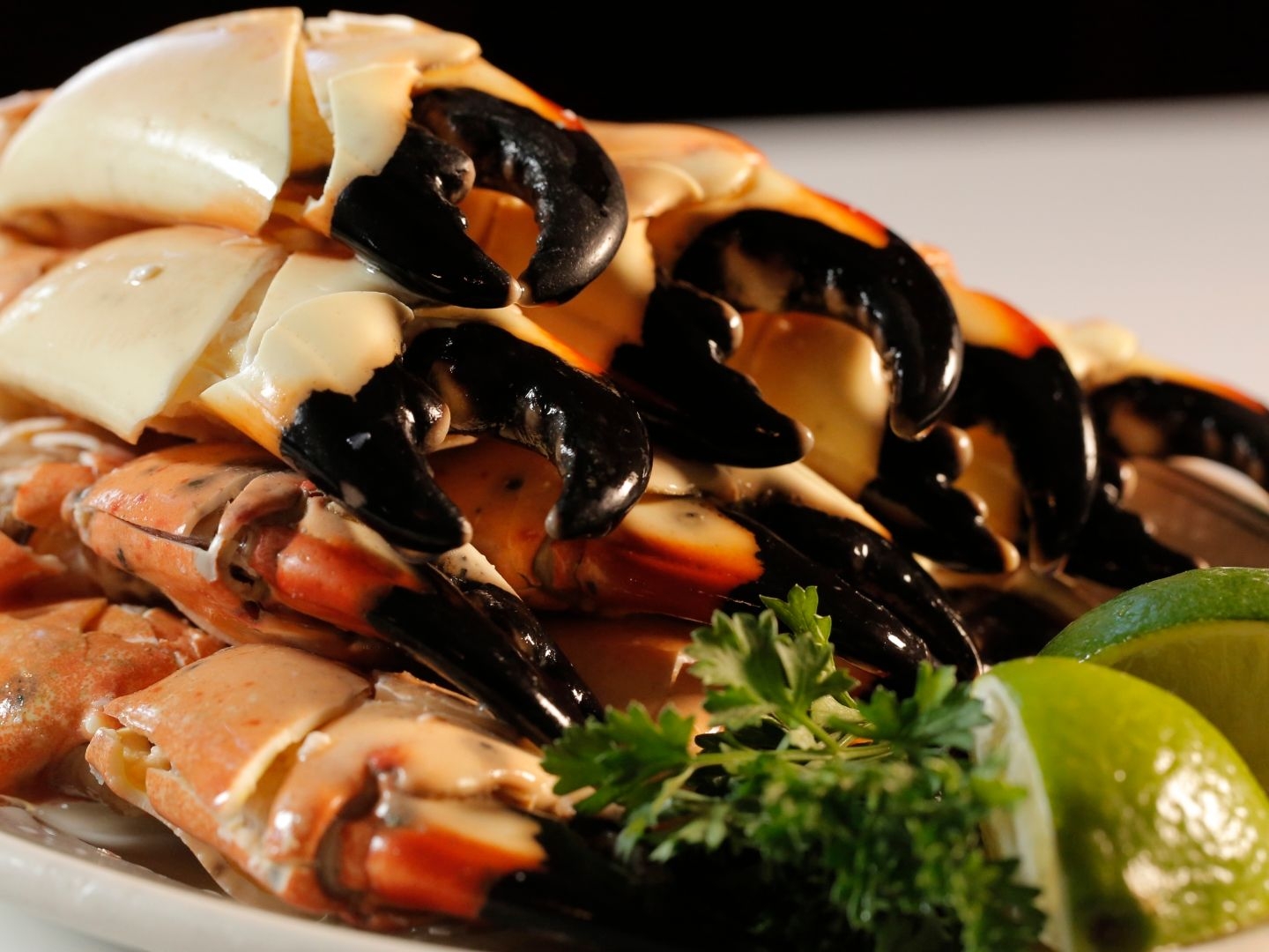 Prime Video: Bizarre Foods: Delicious Destinations - Season 2