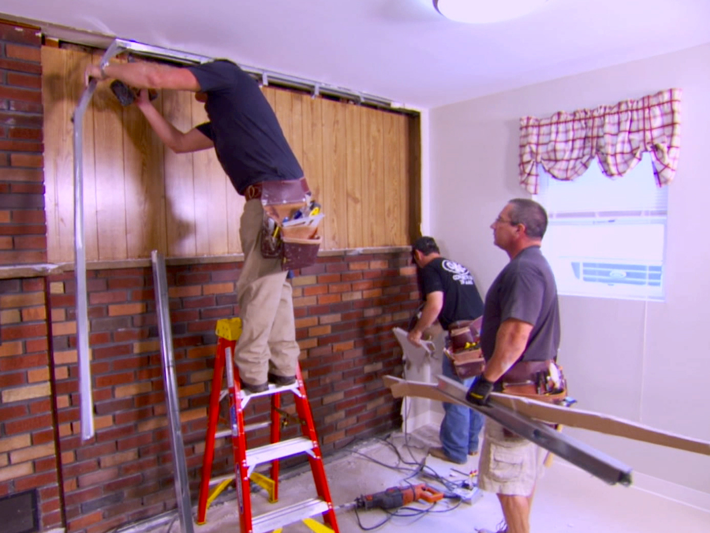 Prime Video: Man Caves - Season 4