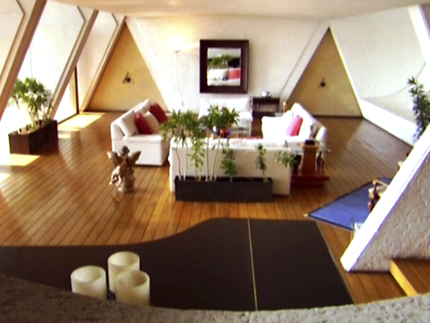 Prime Video: World's Most Extreme Homes - Season 5