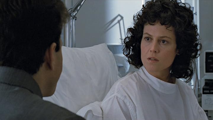 Amazon.com: Aliens Special Edition : Sigourney Weaver, James Cameron ...