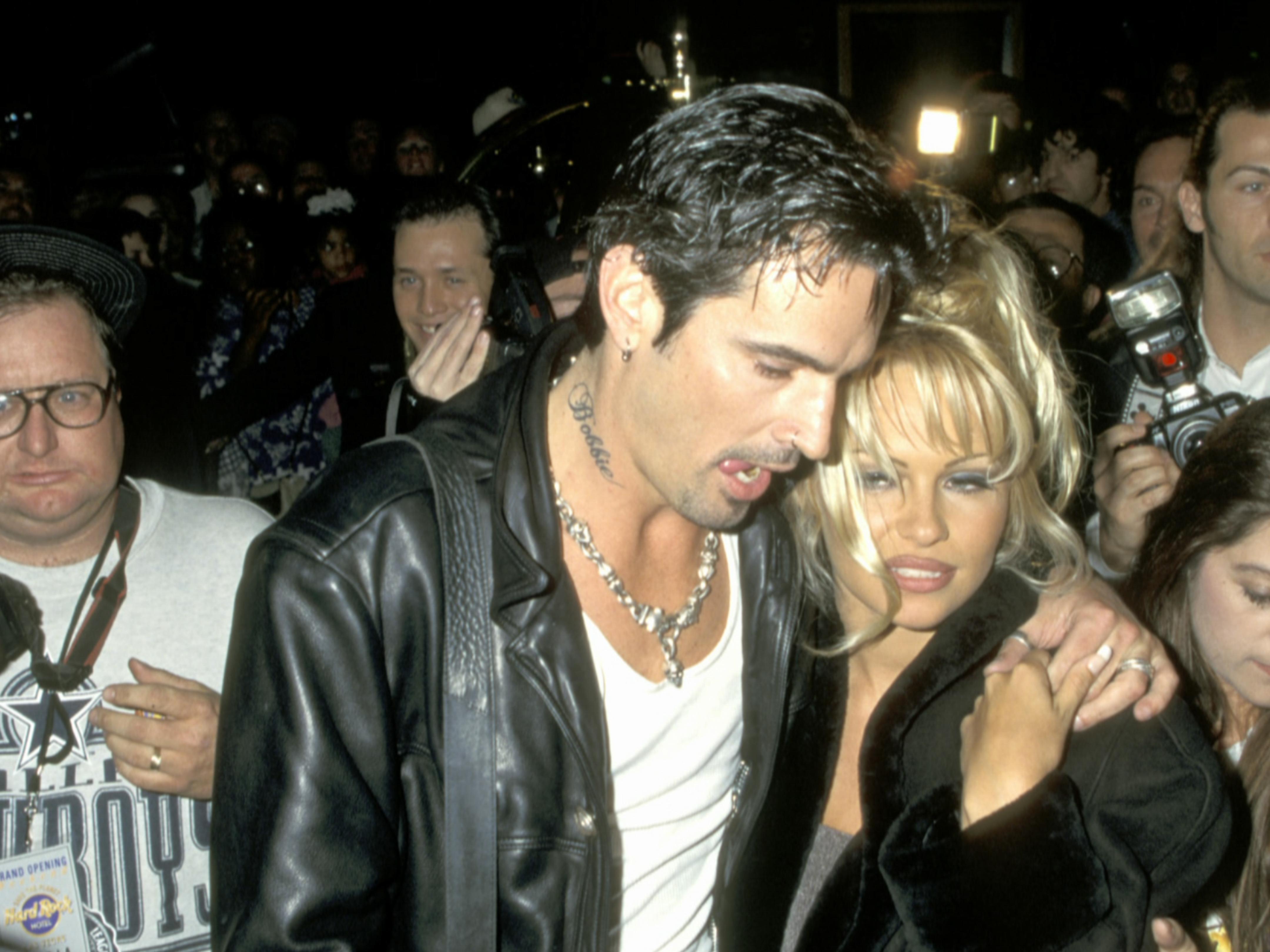 Prime Video: Rich & Shameless - Season 1