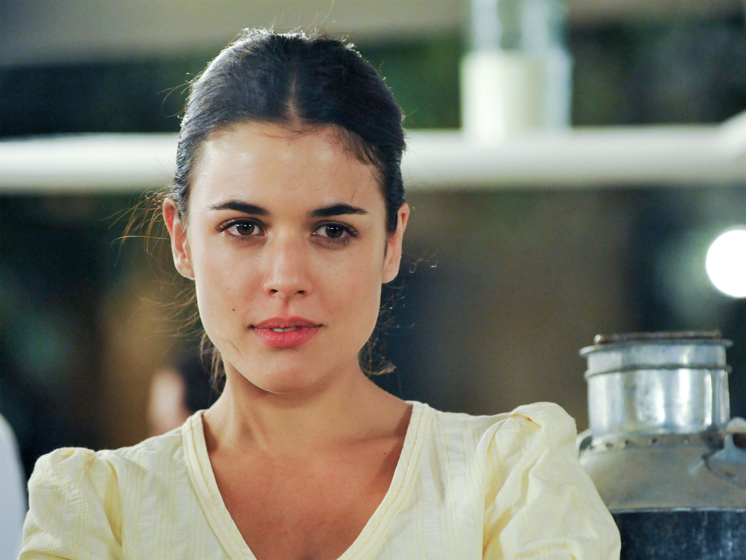 Prime Video: The Time In Between, Season 1