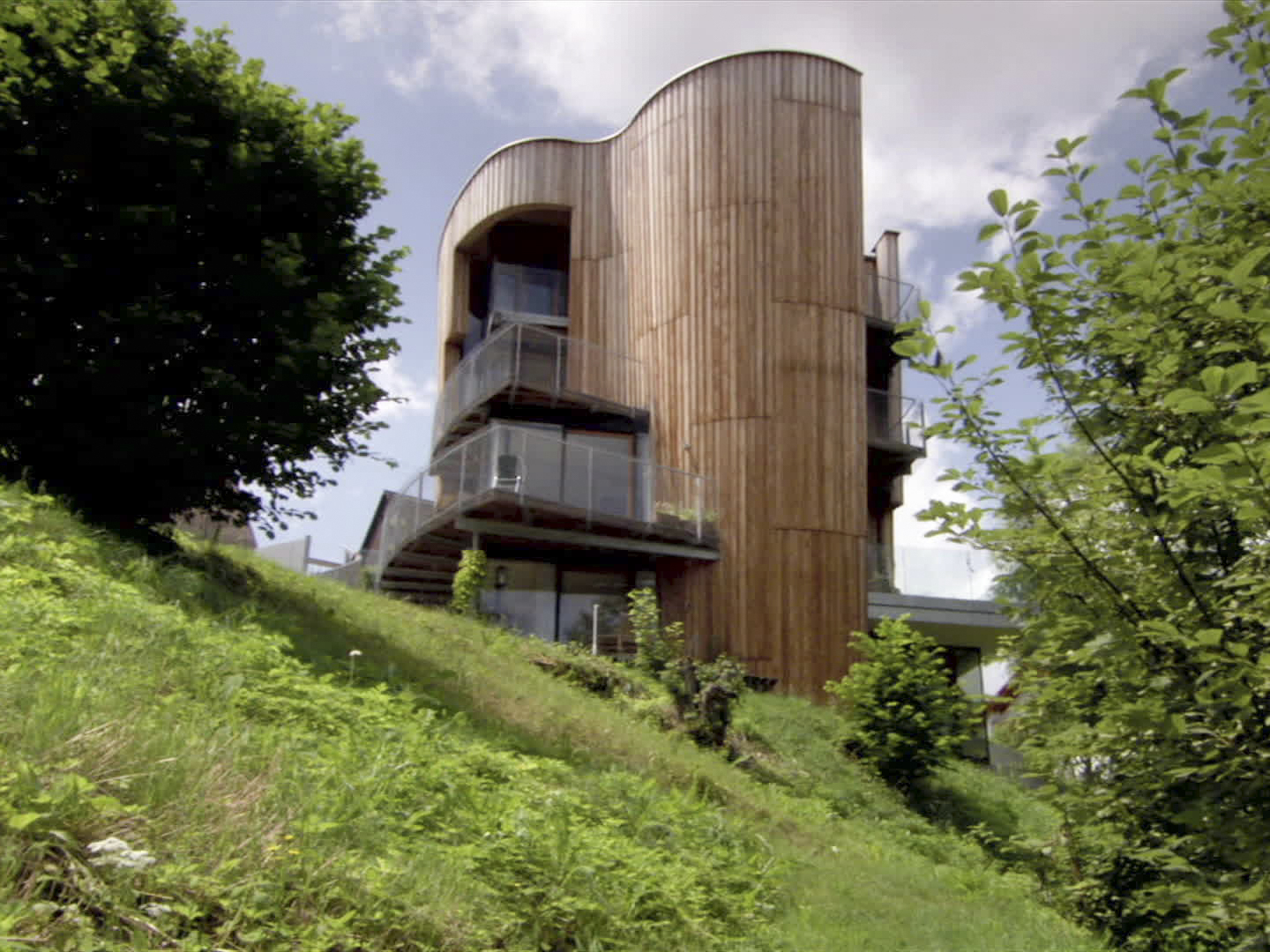 Prime Video: World's Most Extreme Homes - Season 3