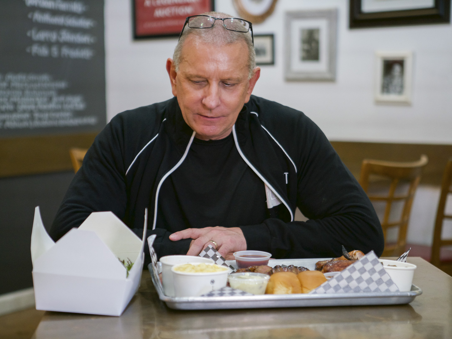 Prime Video: Restaurant: Impossible - Season 20