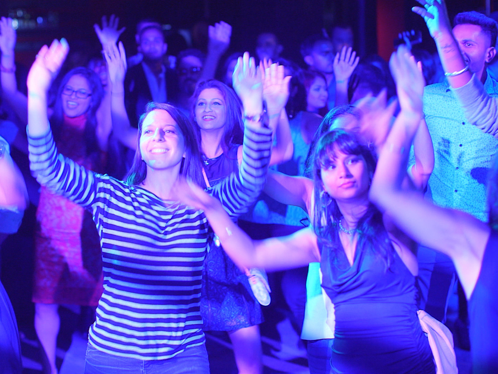 Prime Video: Bare Feet With Mickela Mallozzi