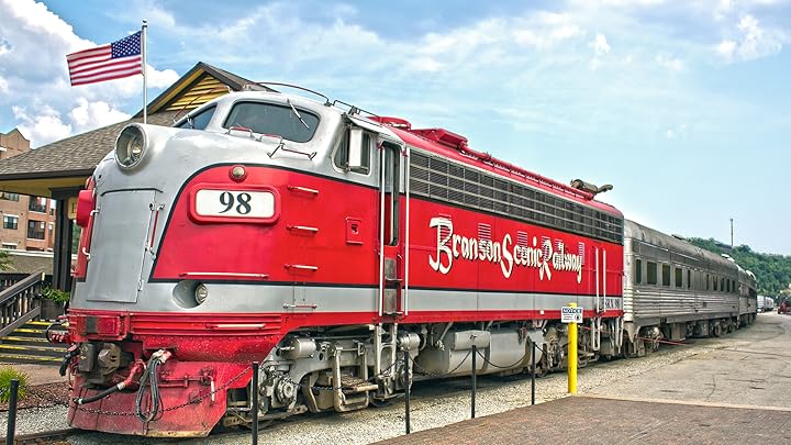 Amazon.com: Ol' Branson By Rail : Branson Scenic Railway, Tom Edinger ...