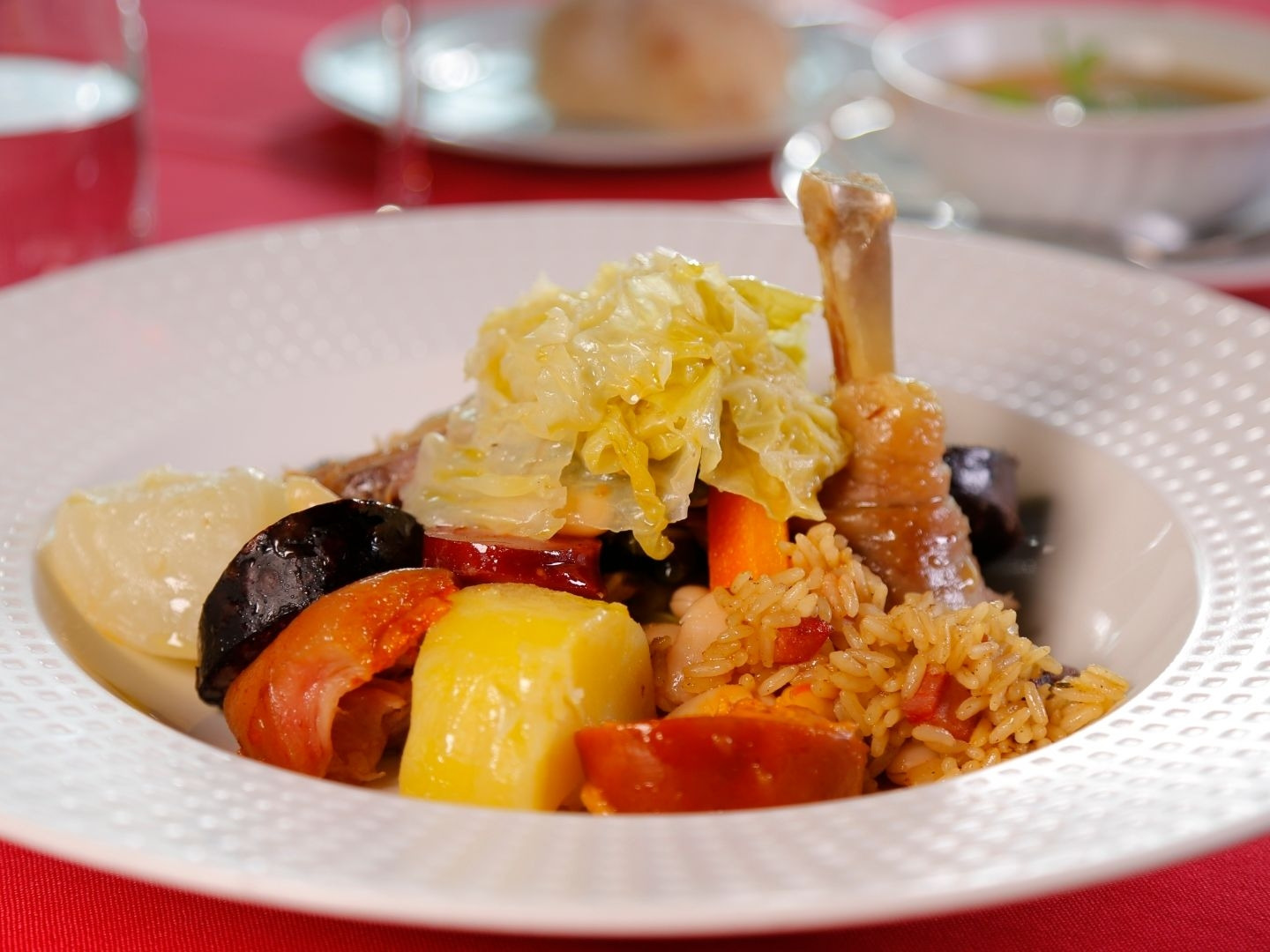 Prime Video: Bizarre Foods: Delicious Destinations - Season 3