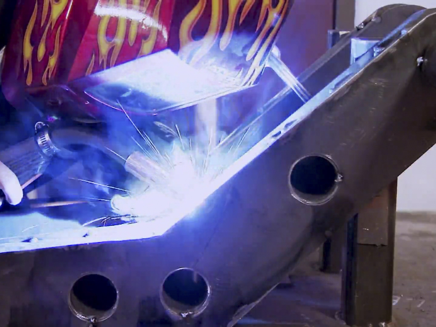 Prime Video: Black Ops Brothers: Howe & Howe Tech - Season 1