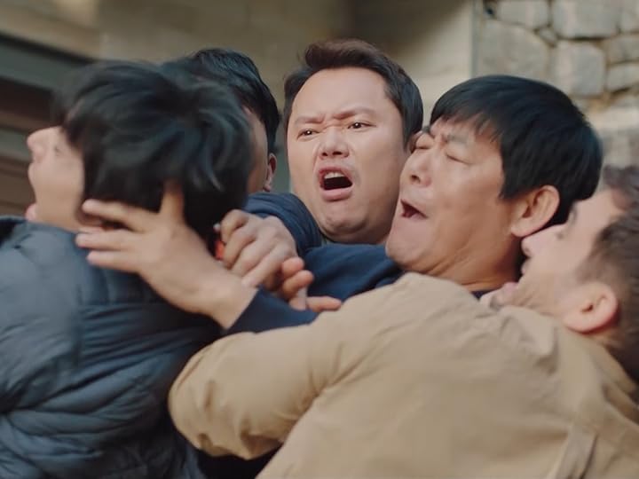 Prime Video: Somehow Family