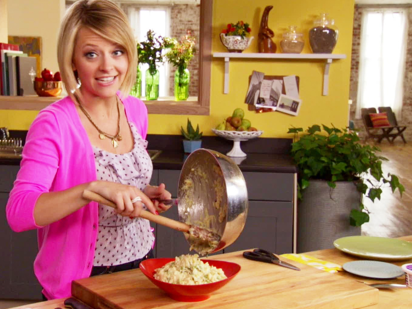 Prime Video: Kelsey's Essentials - Season 1