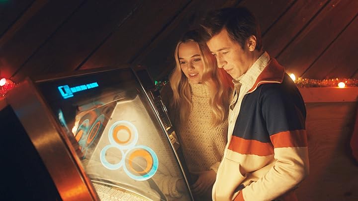 Amazon.com: Feast of the Seven Fishes : Skyler Gisondo, Madison Iseman ...