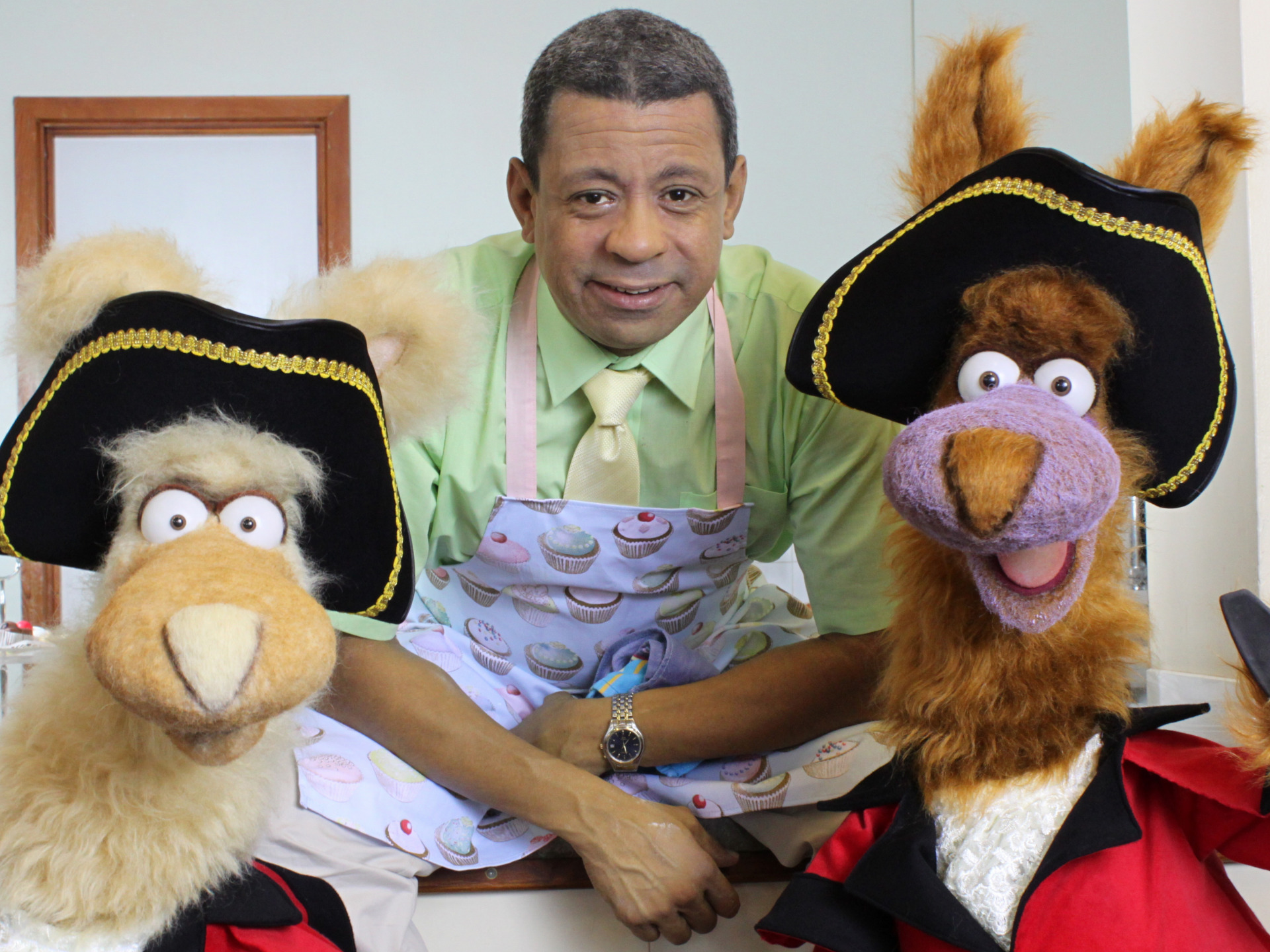 Prime Video: Nuzzle & Scratch - Frock n Roll