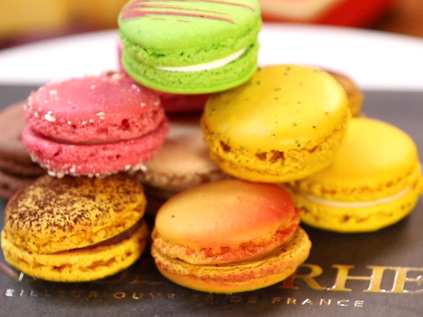 Prime Video: Bizarre Foods: Delicious Destinations - Season 1