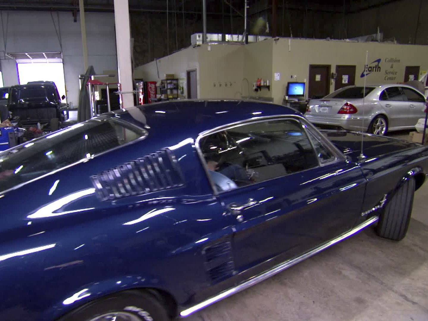 Prime Video: Dallas Car Sharks - Season 3