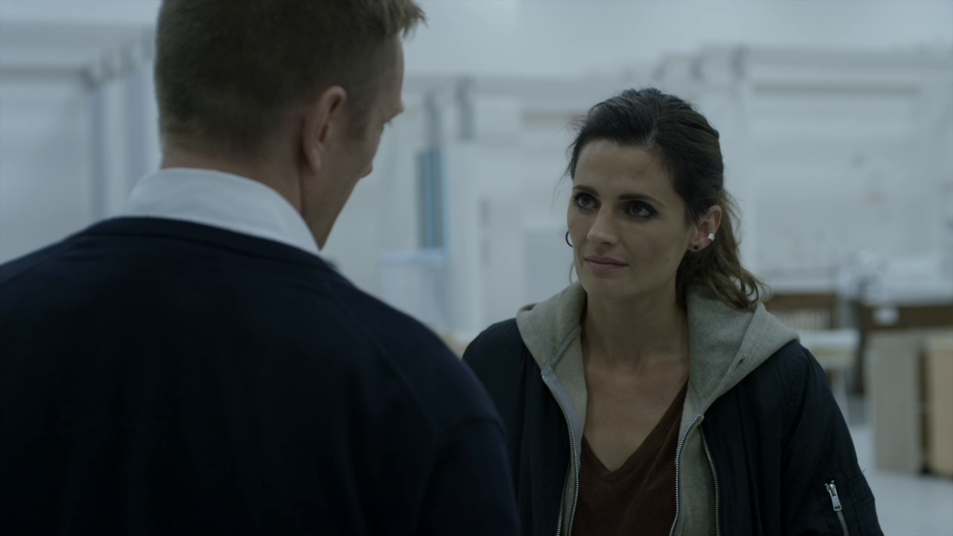 Amazon.co.jp: Absentia, Season 2 : Stana Katic, Patrick Heusinger, Cara ...