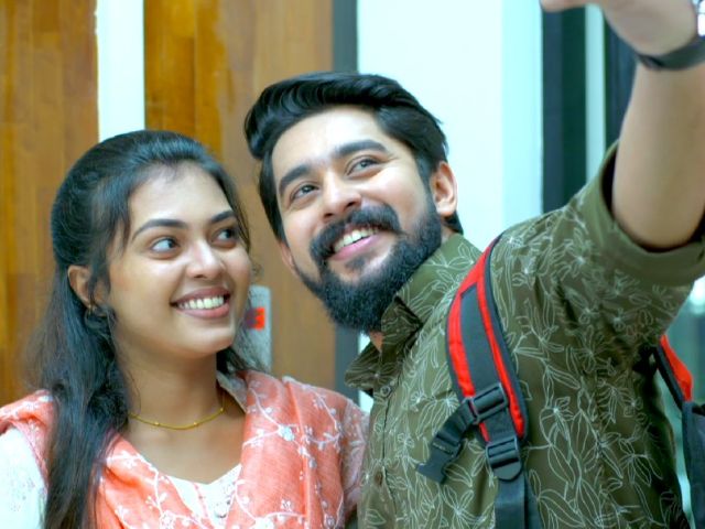 Prime Video: Thumbapoo Season 1