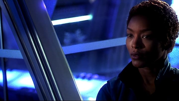 Supernova : James Spader, Angela Bassett, Robin Tunney, Lou Diamond ...