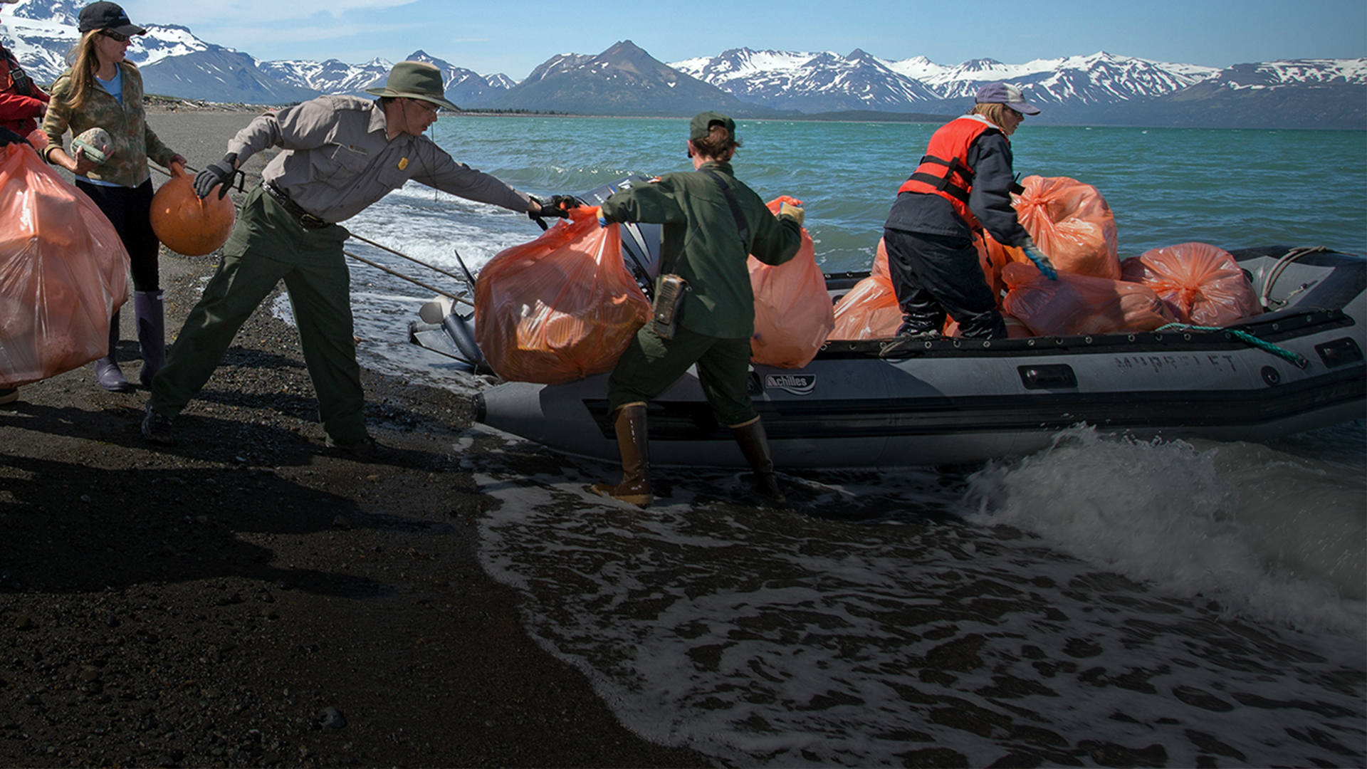 Prime Video: Gyre - Creating Art From A Plastic Ocean