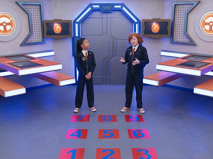 Amazon.com: Odd Squad: Book of Games & Gadget Testers : Alyssa Hidalgo ...